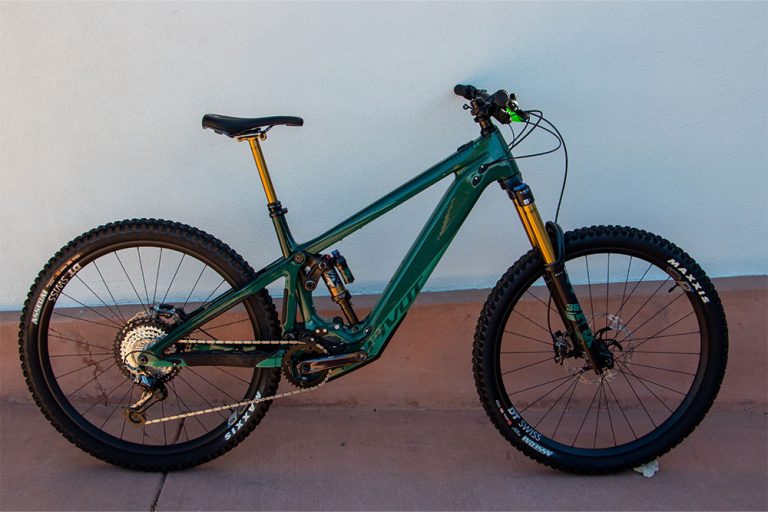 2022 Pivot Shuttle LT • Grind & Gears